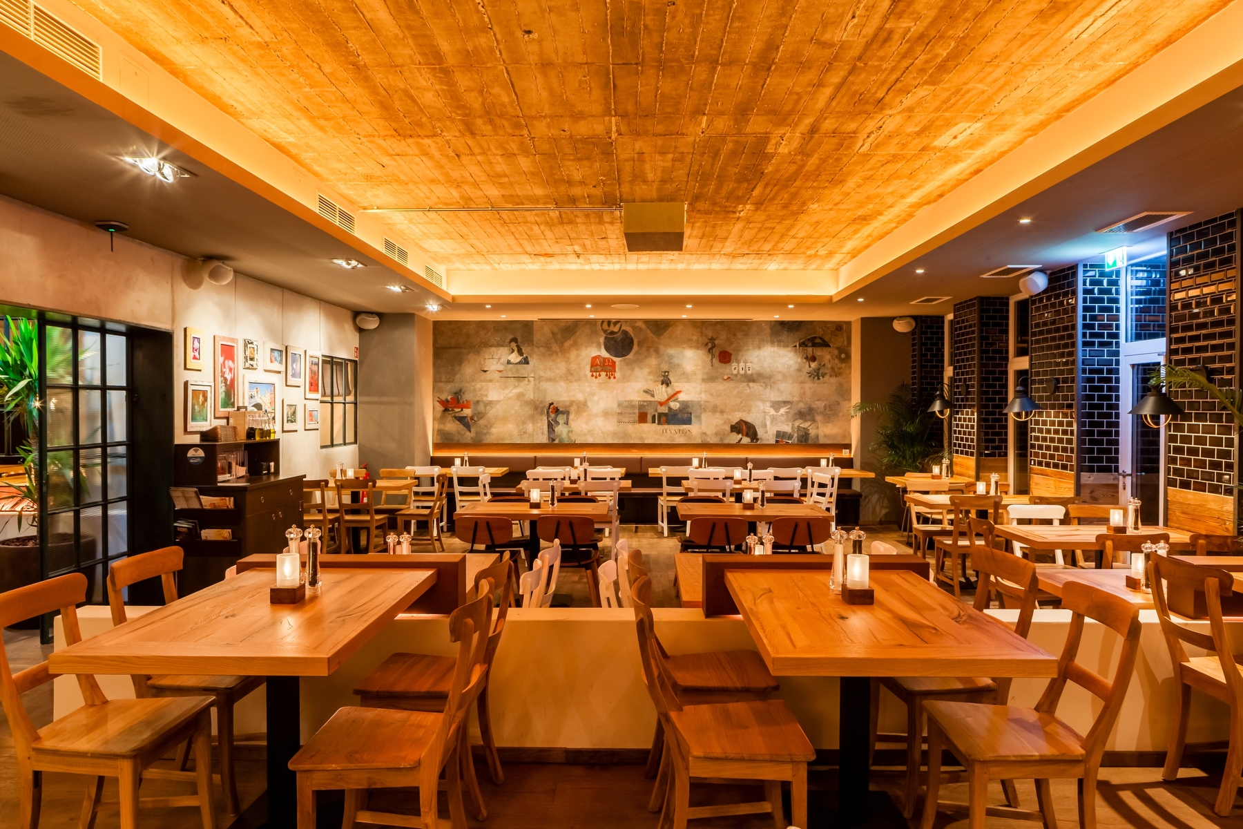 Aposto Restaurant - dreamTeam* Production